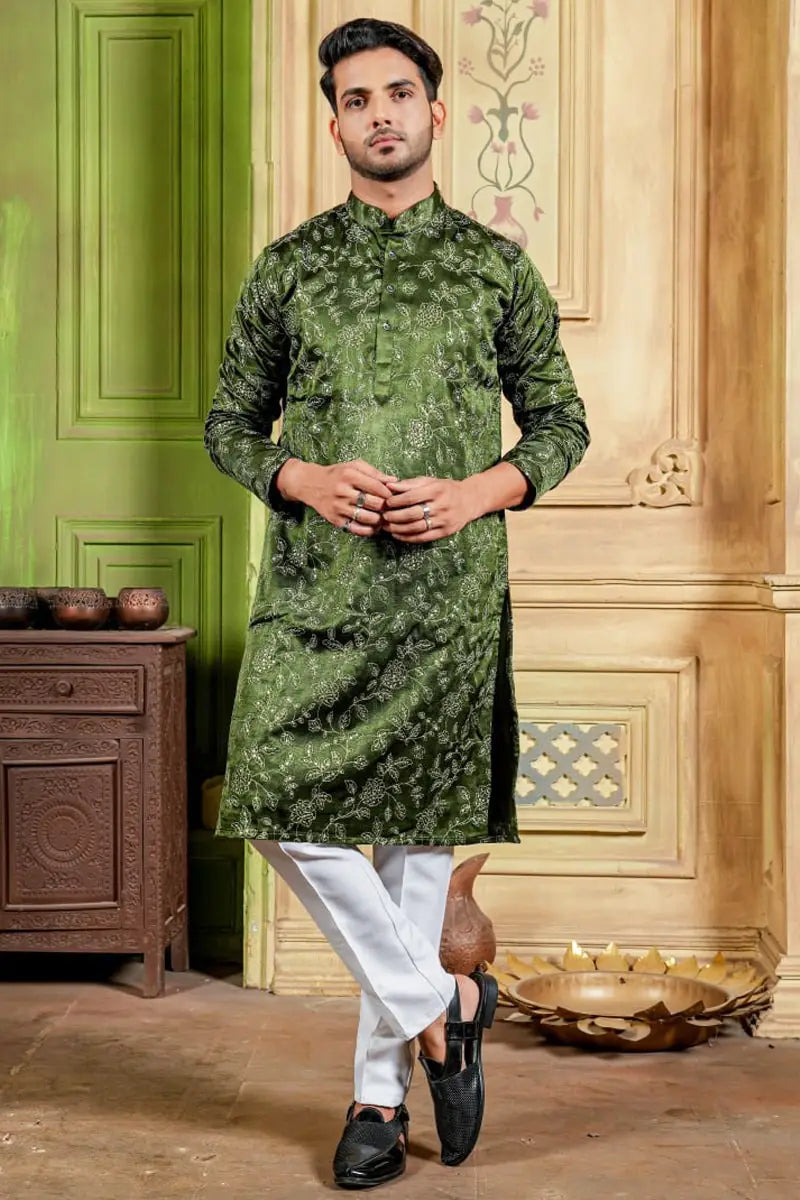 Family Matching Outfits For Mehendi Function – Anaya Designer Studio